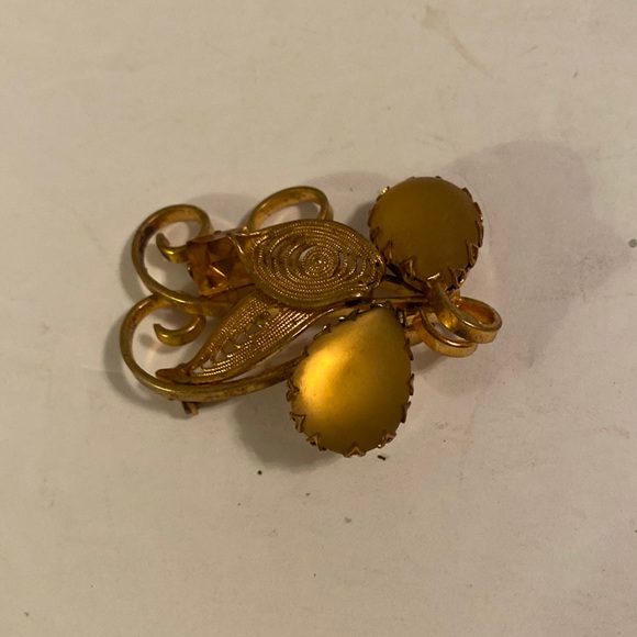 Jewelry | Vintage Gold Tone Filigree Pin | Poshmark